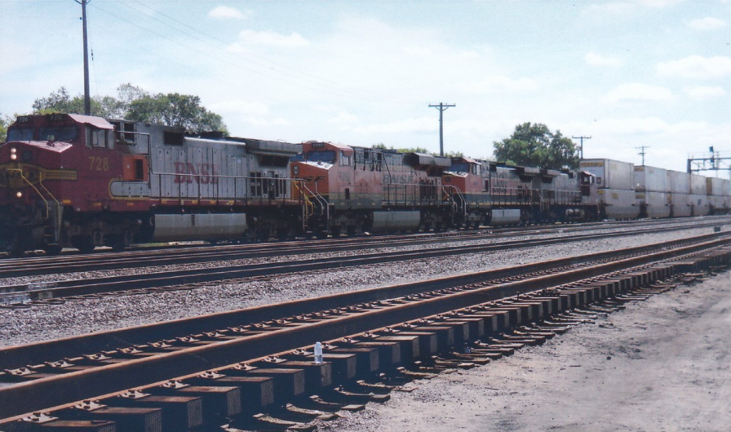 BNSF 728 West